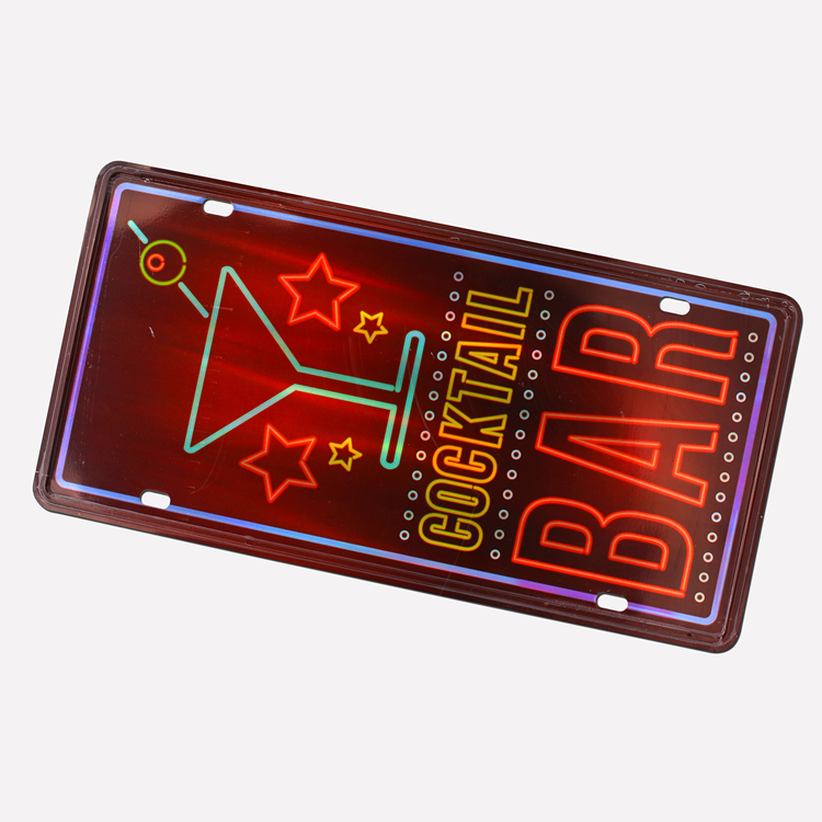 Decor vintage embossed metal tin